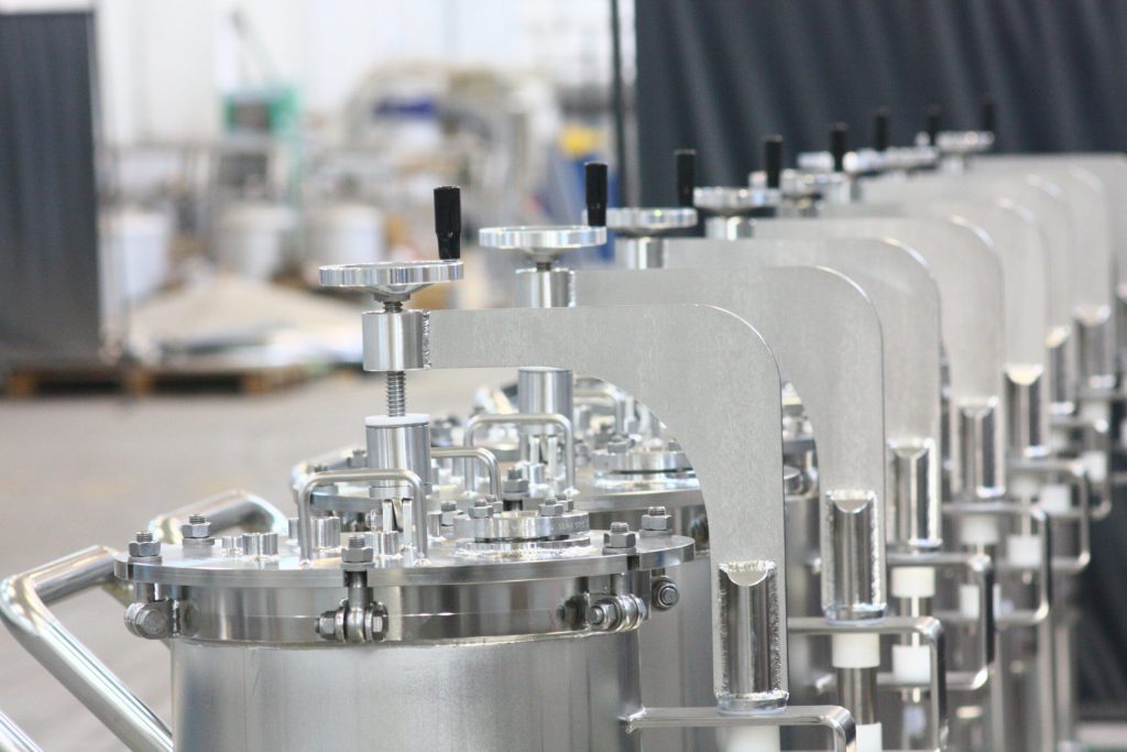 60 mobile pressure tanks for the production of particulate filters ...