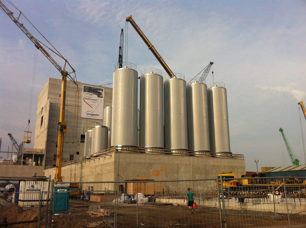 Self-cleaning stainless steel tanks | CIP systems and tank | Gpi Tanks