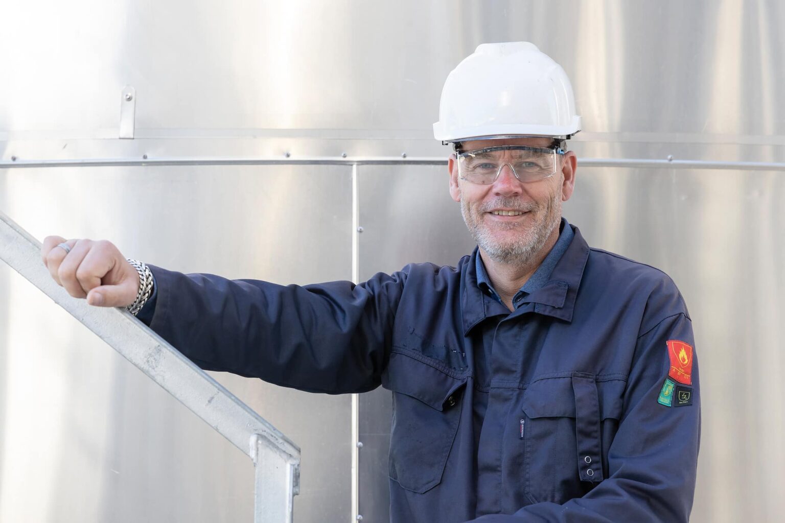 Two 700 m3 duplex stainless steel storage tanks for Bakelite Synthetics ...