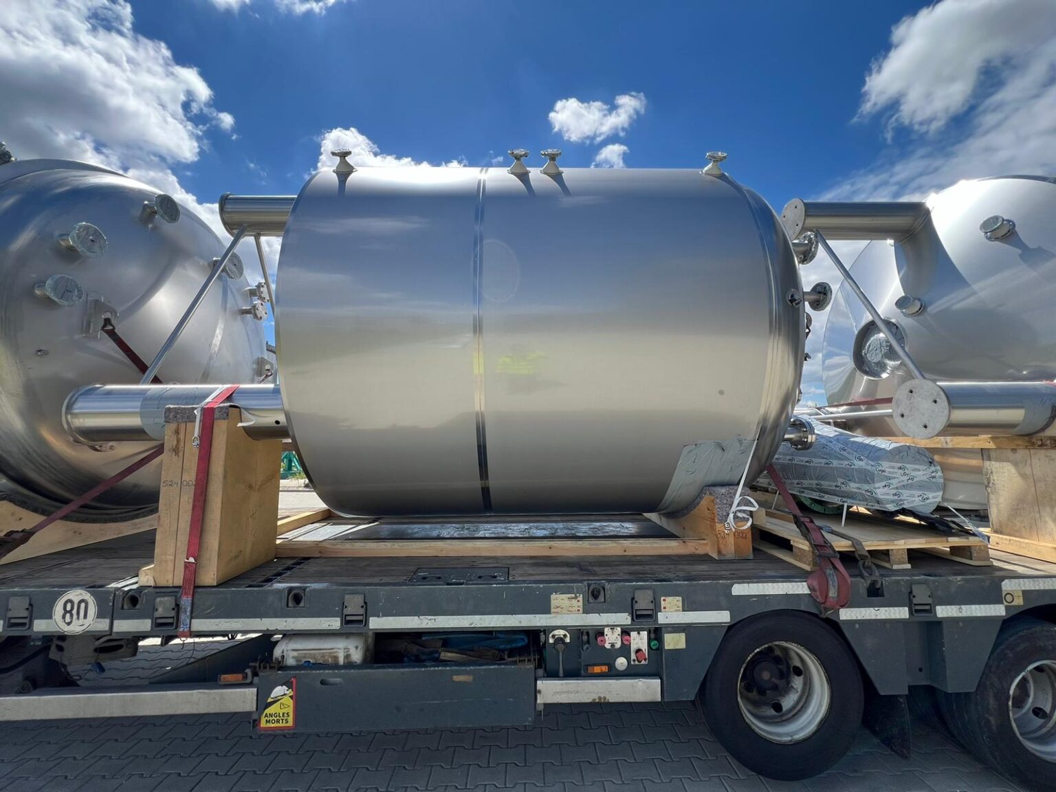 Process tanks delivery for Hempel Paints Poland